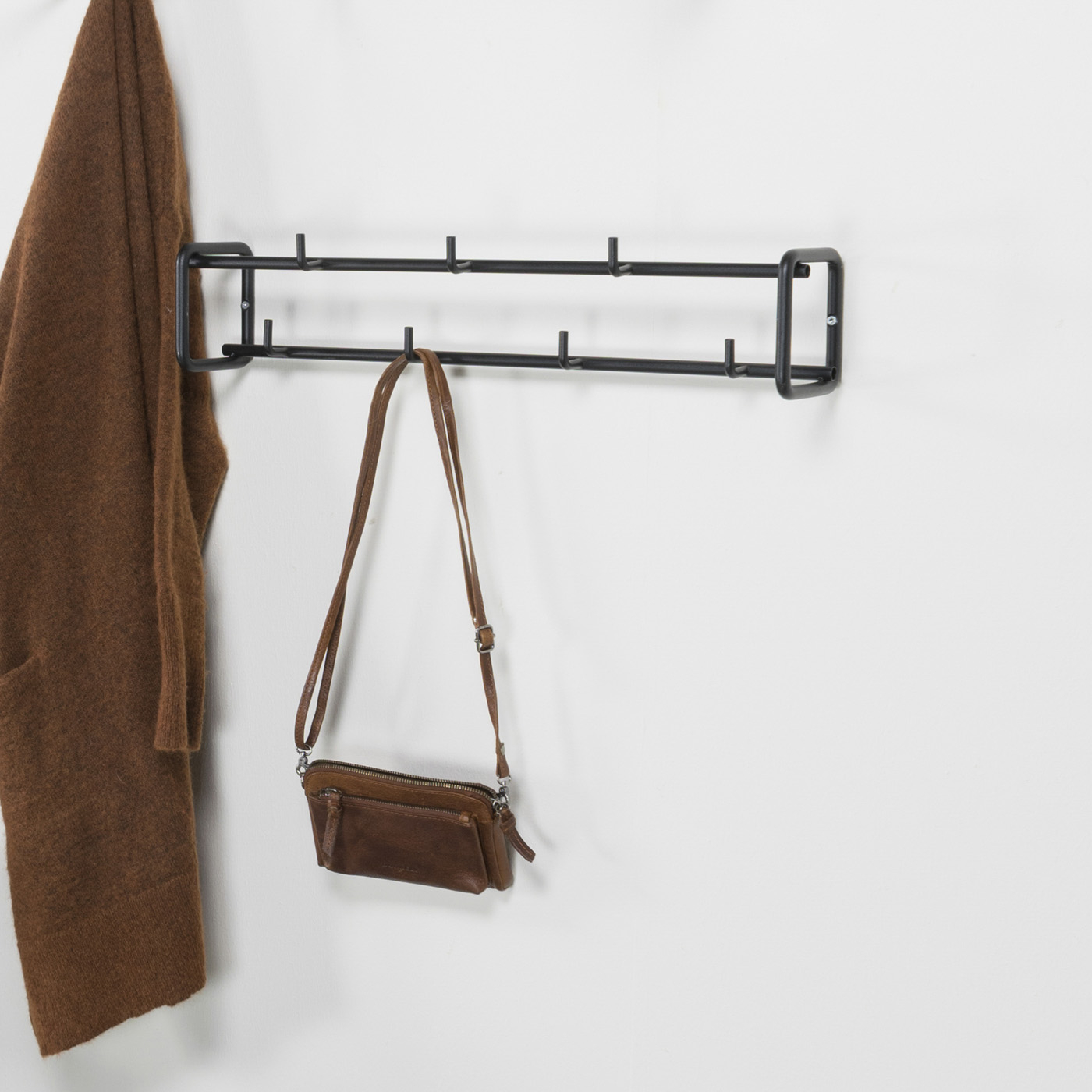 Spinder Design Wandkapstok Clint 1 Zwart 60cm kopen? ⏩ Giga Meubel ...